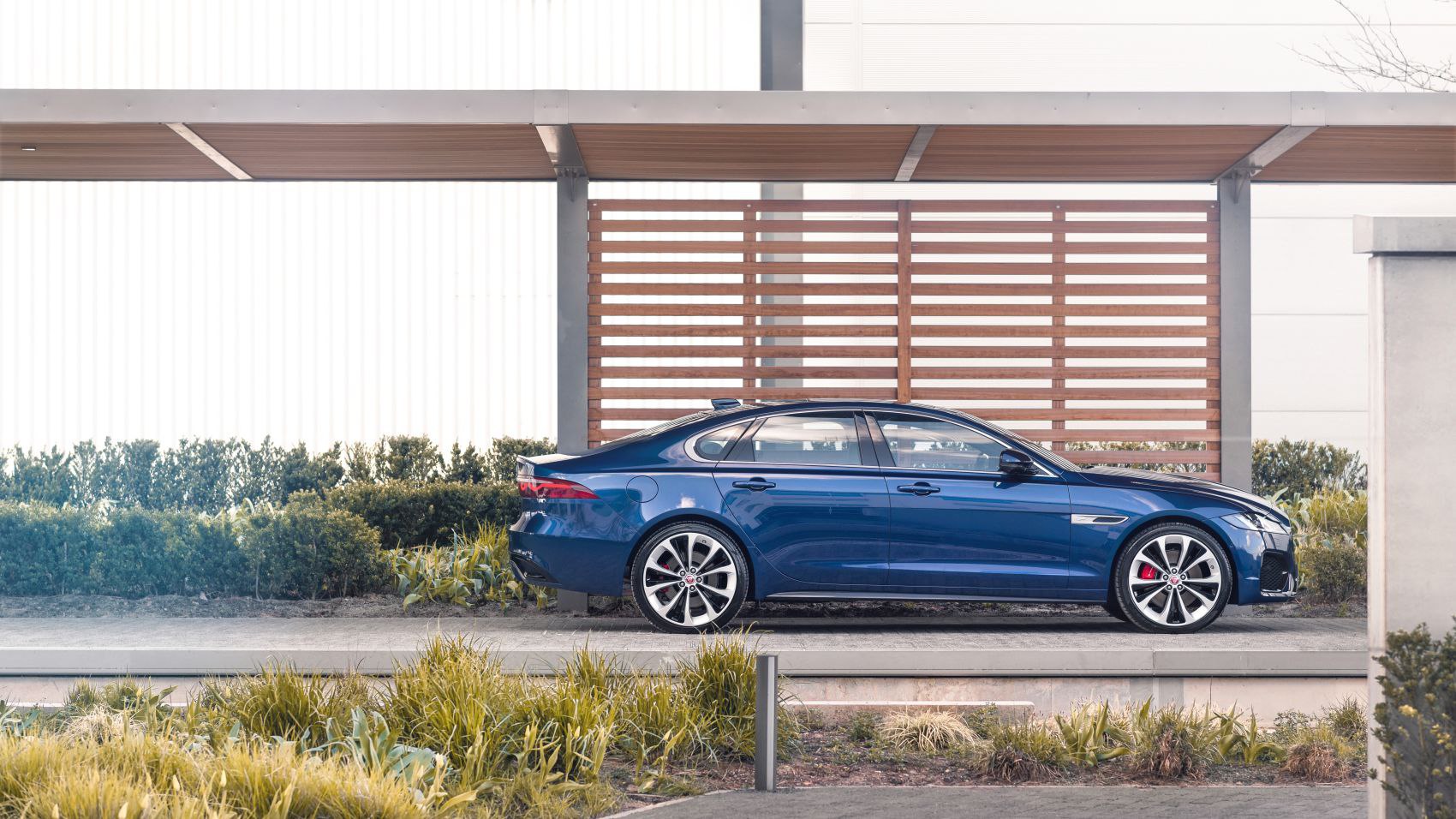 Jaguar XF (X260, facelift 2020) 2.0d (204 Hp) MHEV Automatic